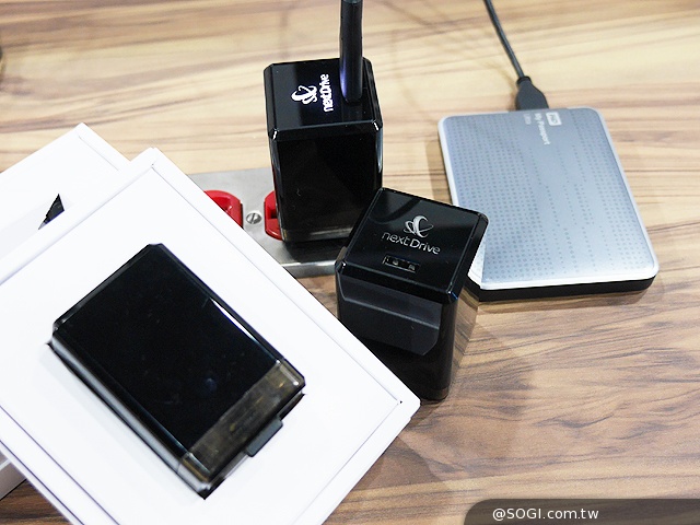 NextDrive Plug無線擴充座 讓USB裝置輕鬆連網- SOGI 手機王