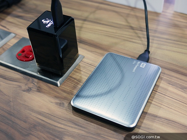 NextDrive Plug無線擴充座 讓USB裝置輕鬆連網- SOGI 手機王