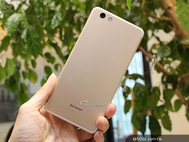 原來只是貼牌！韓國手機LUNA S到了台灣變成Sharp Z3- SOGI 手機王