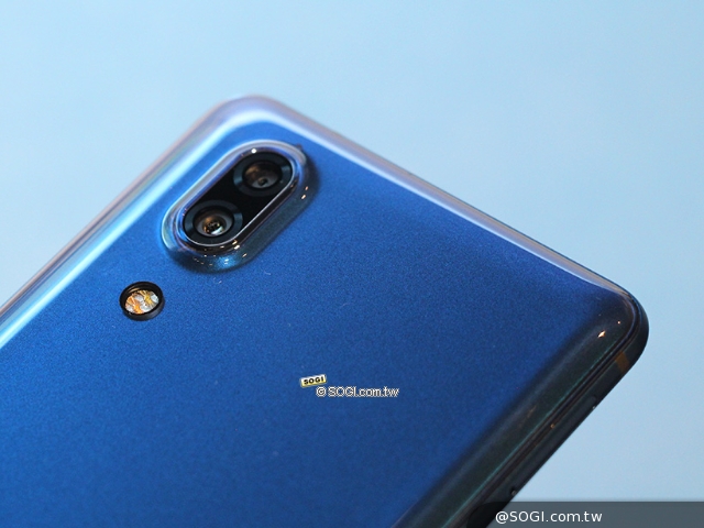 Sharp AQUOS S2全螢幕手機 8月下旬台灣上市- SOGI 手機王