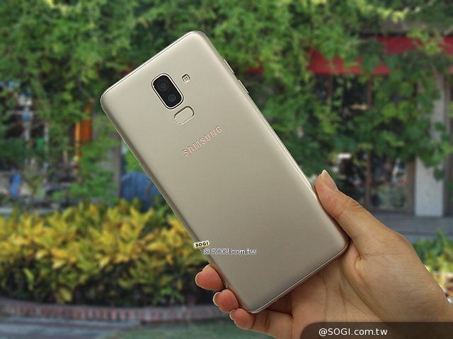 6吋三星J8開箱 16MP前後鏡頭、三段鎂光燈- SOGI 手機王