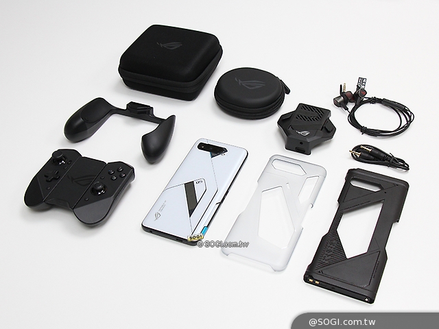 遊戲手機裝備全面進化！ROG Phone 5配件體驗- SOGI 手機王