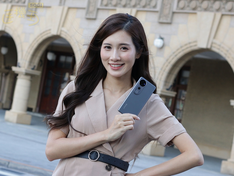 蔡司鏡頭、AI柔光環人像攝影旗艦！vivo V40 Pro通路價格最多現省7千4(2025.3)- SOGI 手機王